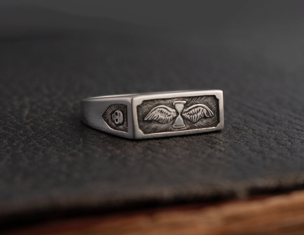 No. 15 - Winged Hourglass Sculpted Signet Ring | Size 8 – Teresa Kiplinger